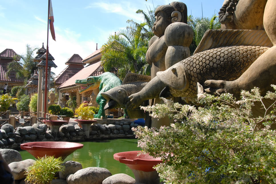 GO-MED 2010 Philippines / C-Restaurant Isdaan, Tarlac 3.JPG